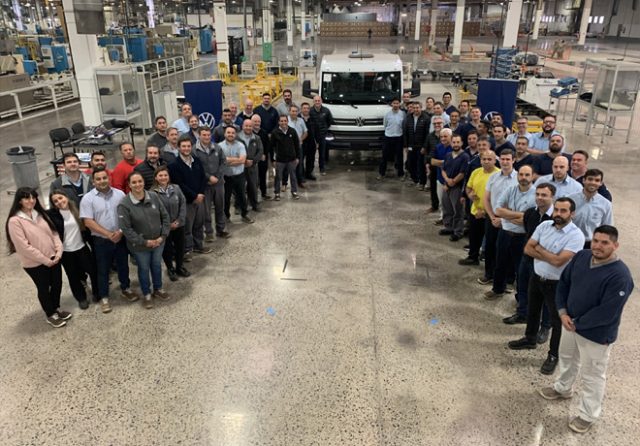 Volkswagen Group Argentina ensambló el primer camión Volkswagen en el Centro Industrial Córdoba ...